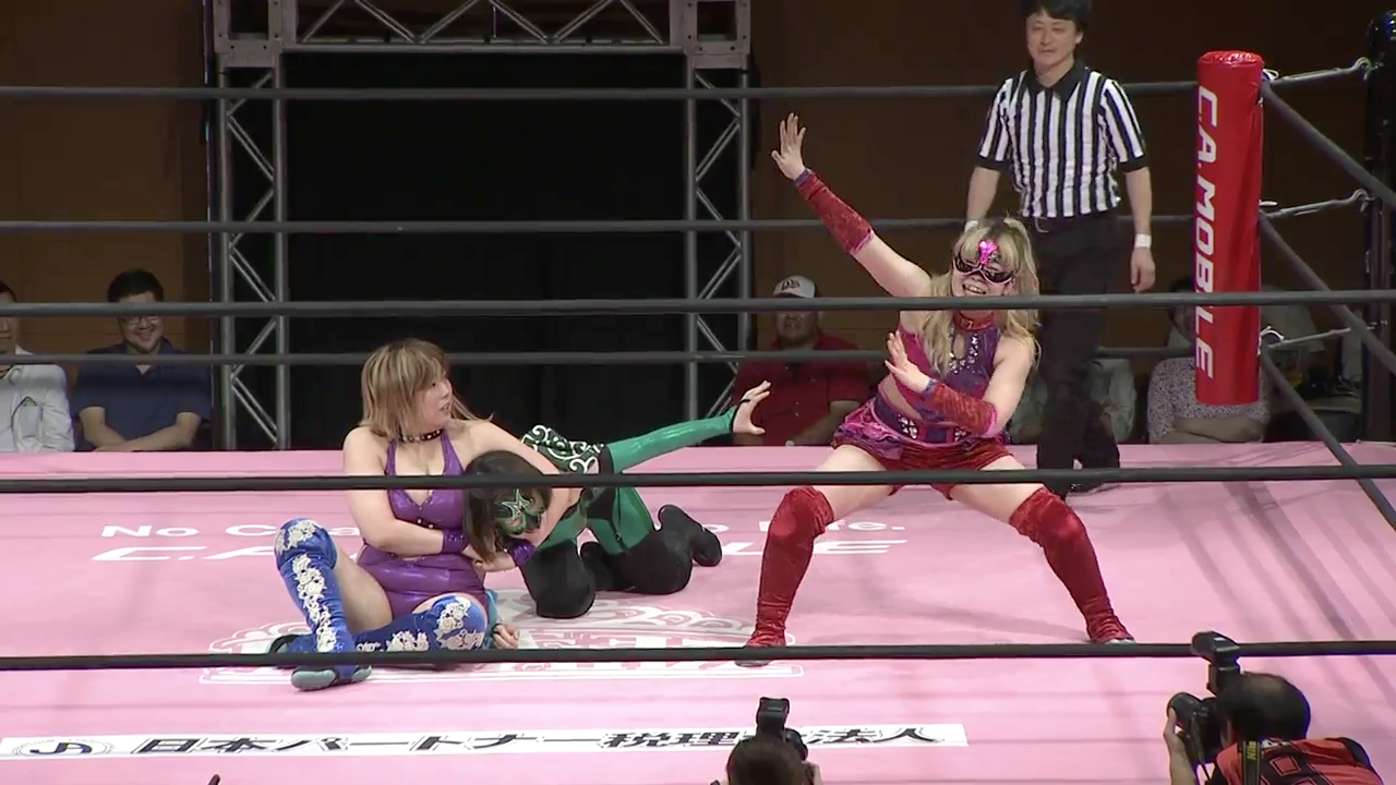 Watch Yuki Aino vs Yuna Manase vs Hyper Misao on WRESTLE UNIVERSE ...